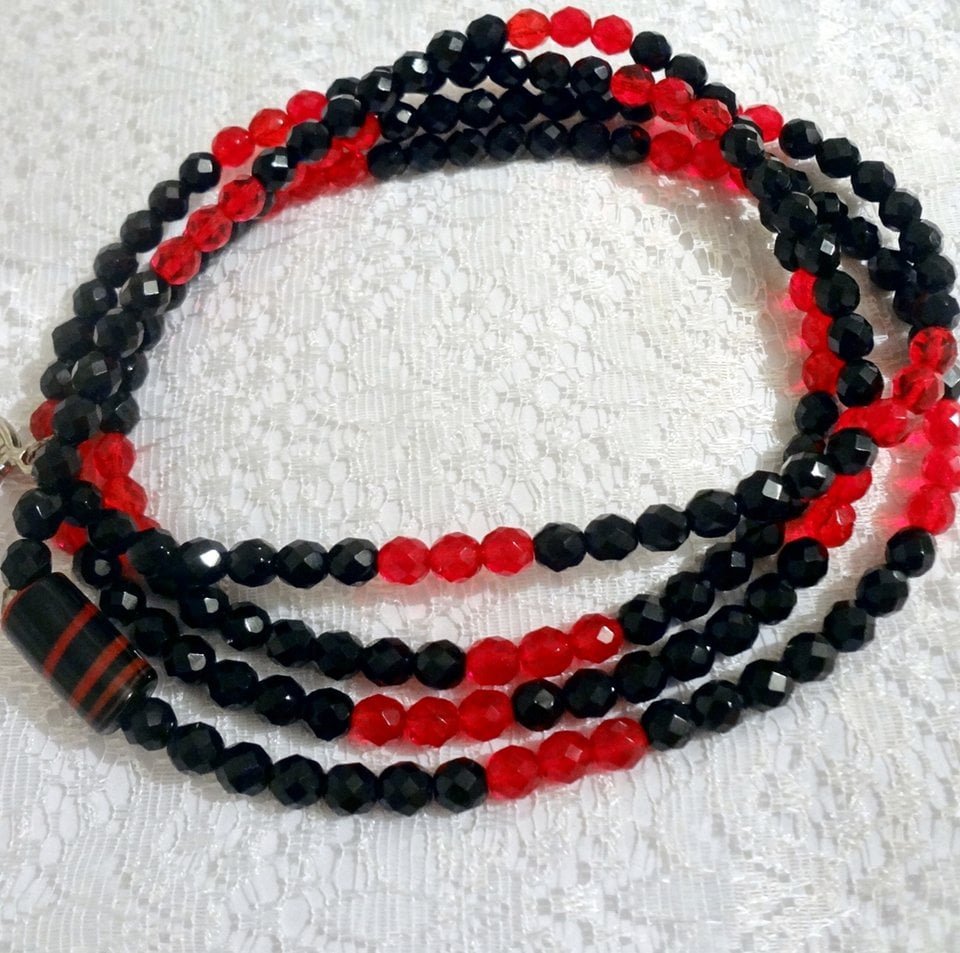 Colares e Miçangas – Tenda de Umbanda Ogum Delê